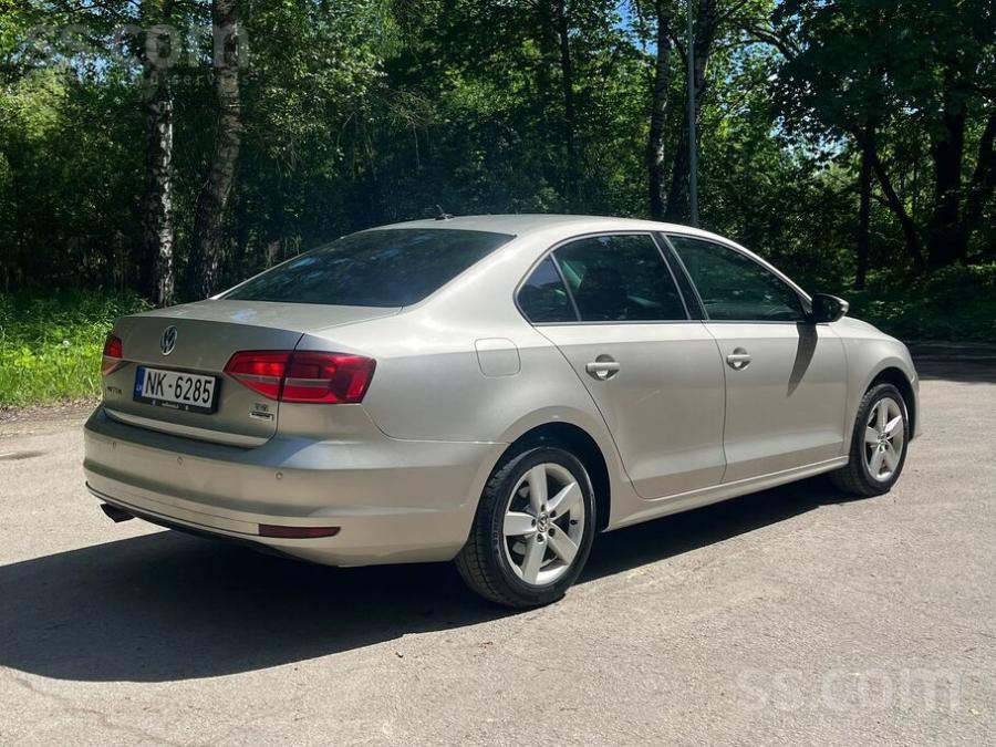 Brūns Volkswagen Jetta 2015 Rīga, ar dzinēja tilpumu 1.40 L un nobraukumu 0 tūkst. km par 5199 €, foto 6 vietnē AUTOMOTO.COM.LV