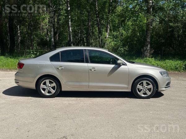 Brūns Volkswagen Jetta 2015 Rīga, ar dzinēja tilpumu 1.40 L un nobraukumu 0 tūkst. km par 5199 €, foto 6 vietnē AUTOMOTO.COM.LV
