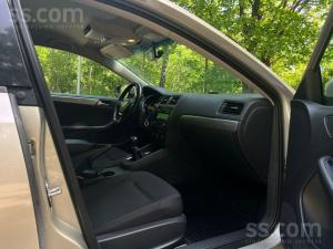 Brūns Volkswagen Jetta 2015 Rīga, ar dzinēja tilpumu 1.40 L un nobraukumu 0 tūkst. km par 5199 €, foto 19 vietnē AUTOMOTO.COM.LV