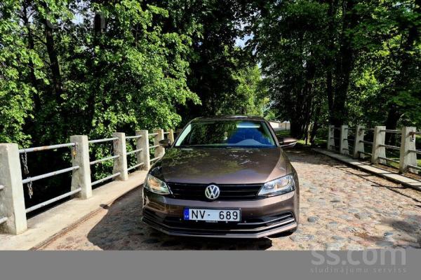 Brown Volkswagen Jetta 2015 in Saldus, with an engine capacity of 1.40 L and mileage of 232 thousand km for 6200 €, photo 2 on AUTOMOTO.COM.LV