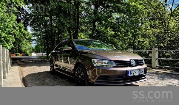 Brown Volkswagen Jetta 2015 in Saldus, with an engine capacity of 1.40 L and mileage of 232 thousand km for 6200 €, photo 3 on AUTOMOTO.COM.LV