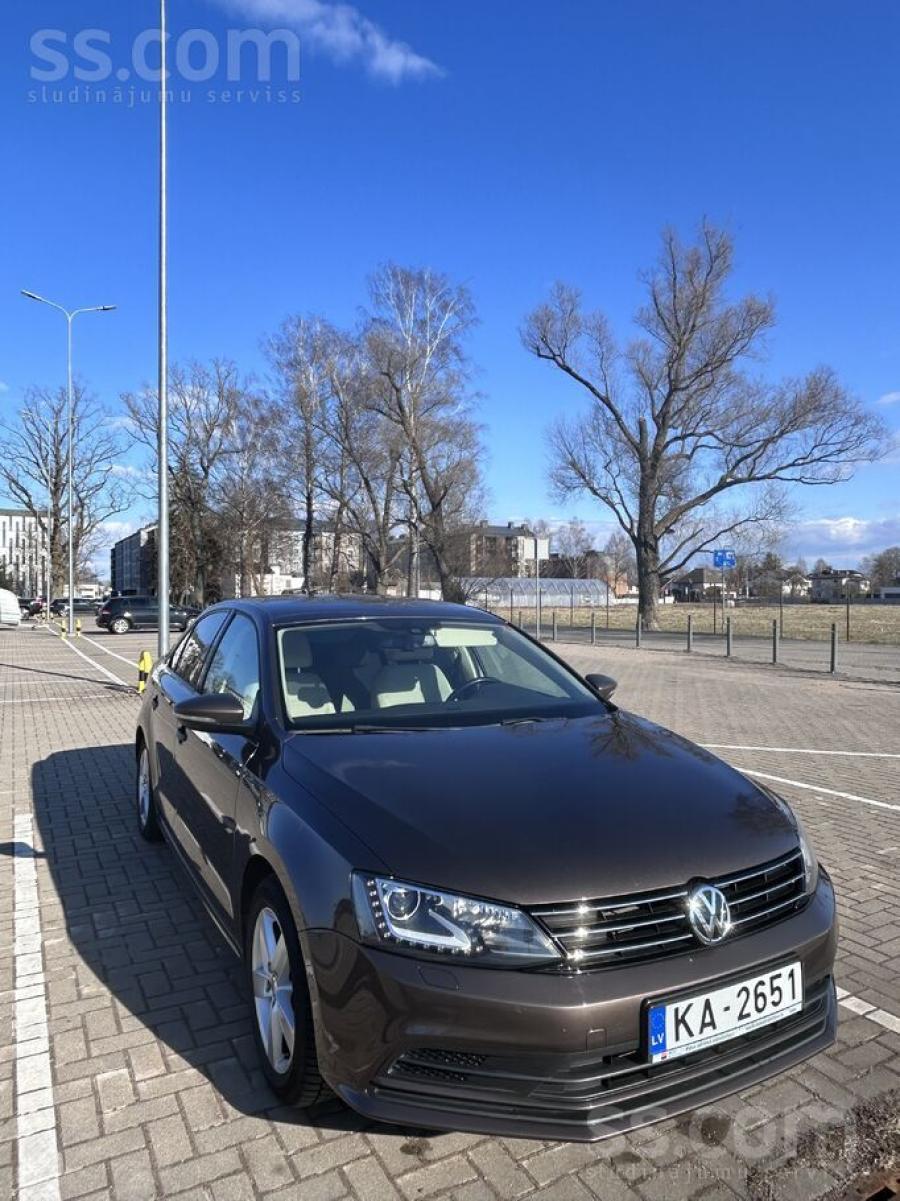 Brūns Volkswagen Jetta 2015 Rīga, ar dzinēja tilpumu 2.00 L un nobraukumu 201 tūkst. km par 7500 €, foto 1 vietnē AUTOMOTO.COM.LV