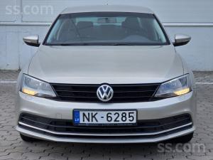 Brown Volkswagen Jetta 2015 in Riga, with an engine capacity of 1.40 L and mileage of 235 thousand km for 4850 €, photo 3 on AUTOMOTO.COM.LV