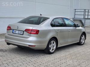Brown Volkswagen Jetta 2015 in Riga, with an engine capacity of 1.40 L and mileage of 235 thousand km for 4850 €, photo 8 on AUTOMOTO.COM.LV