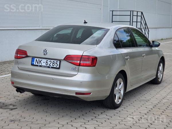 Brūns Volkswagen Jetta 2015 Rīga, ar dzinēja tilpumu 1.40 L un nobraukumu 235 tūkst. km par 4850 €, foto 8 vietnē AUTOMOTO.COM.LV
