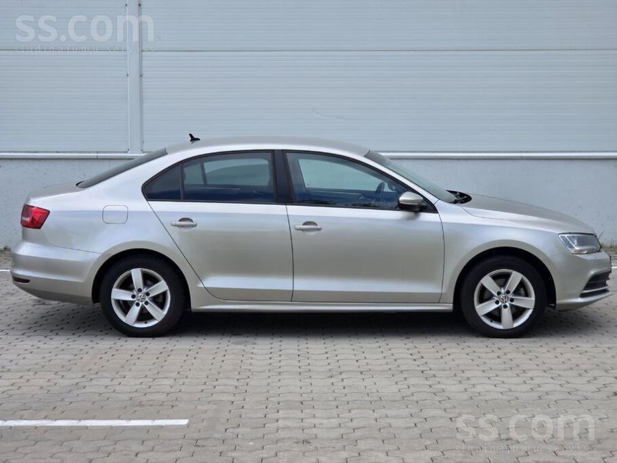 Brown Volkswagen Jetta 2015 in Riga, with an engine capacity of 1.40 L and mileage of 235 thousand km for 4850 €, photo 10 on AUTOMOTO.COM.LV