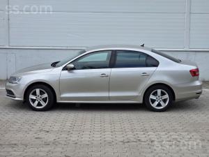 Brown Volkswagen Jetta 2015 in Riga, with an engine capacity of 1.40 L and mileage of 235 thousand km for 4850 €, photo 12 on AUTOMOTO.COM.LV