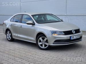 Brown Volkswagen Jetta 2015 in Riga, with an engine capacity of 1.40 L and mileage of 235 thousand km for 4850 €, photo 16 on AUTOMOTO.COM.LV