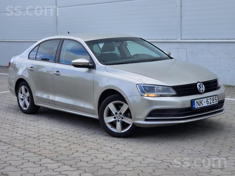 Brown Volkswagen Jetta 2015 in Riga, with an engine capacity of 1.40 L and mileage of 235 thousand km for 4850 €, photo 16 on AUTOMOTO.COM.LV