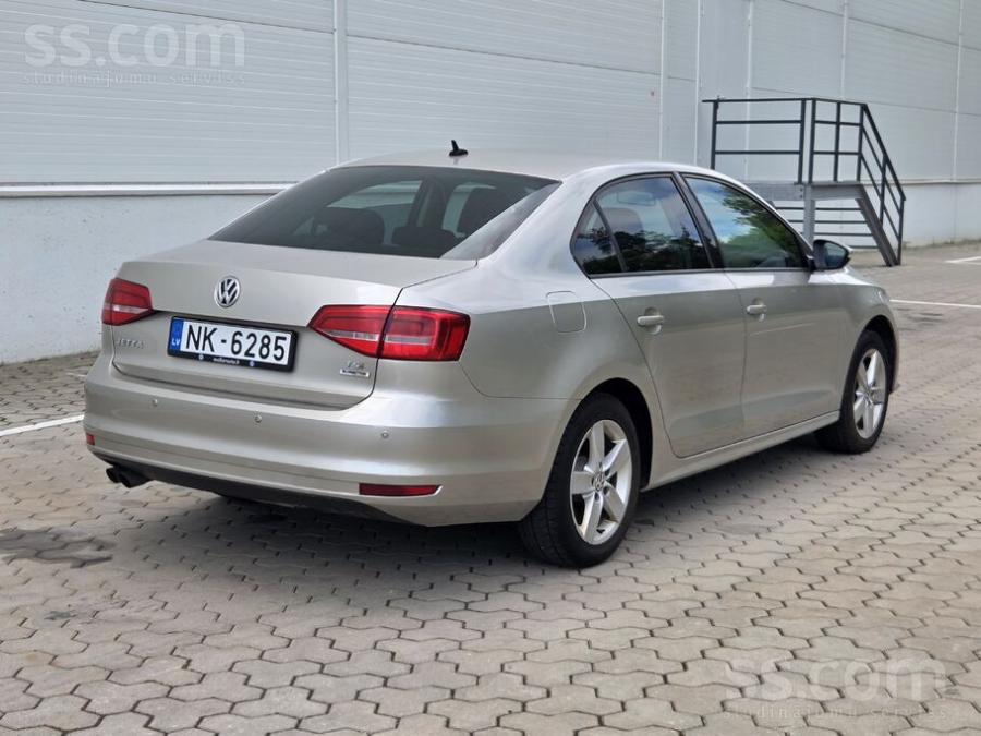 Brown Volkswagen Jetta 2015 in Riga, with an engine capacity of 1.40 L and mileage of 235 thousand km for 4850 €, photo 18 on AUTOMOTO.COM.LV