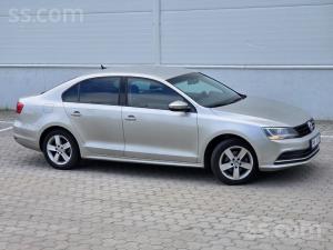 Brown Volkswagen Jetta 2015 in Riga, with an engine capacity of 1.40 L and mileage of 235 thousand km for 4850 €, photo 19 on AUTOMOTO.COM.LV