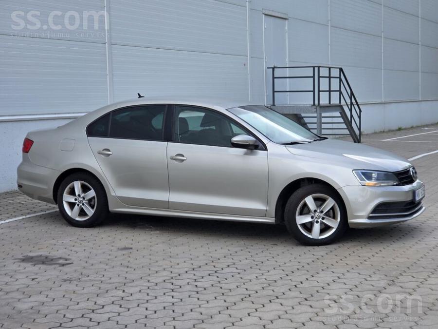 Brown Volkswagen Jetta 2015 in Riga, with an engine capacity of 1.40 L and mileage of 235 thousand km for 4850 €, photo 21 on AUTOMOTO.COM.LV