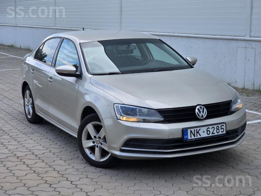 Brown Volkswagen Jetta 2015 in Riga, with an engine capacity of 1.40 L and mileage of 235 thousand km for 4850 €, photo 22 on AUTOMOTO.COM.LV