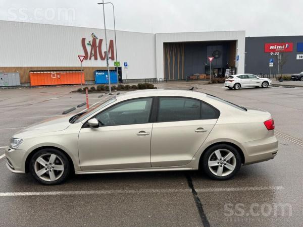Brūns Volkswagen Jetta 2015 Rīga, ar dzinēja tilpumu 2.00 L un nobraukumu 262 tūkst. km par 4600 €, foto 1 vietnē AUTOMOTO.COM.LV
