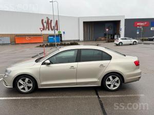Brūns Volkswagen Jetta 2015 Rīga, ar dzinēja tilpumu 2.00 L un nobraukumu 262 tūkst. km par 4600 €, foto  vietnē AUTOMOTO.COM.LV