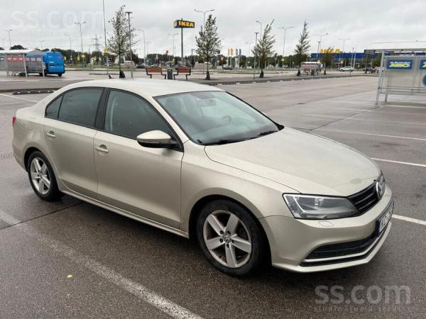Brūns Volkswagen Jetta 2015 Rīga, ar dzinēja tilpumu 2.00 L un nobraukumu 262 tūkst. km par 4600 €, foto 3 vietnē AUTOMOTO.COM.LV