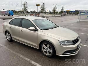 Brown Volkswagen Jetta 2015 in Riga, with an engine capacity of 2.00 L and mileage of 262 thousand km for 4600 €, photo 3 on AUTOMOTO.COM.LV
