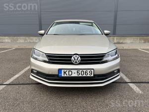 Brown Volkswagen Jetta 2015 in Riga, with an engine capacity of 2.00 L and mileage of 185 thousand km for 5100 €, photo 3 on AUTOMOTO.COM.LV