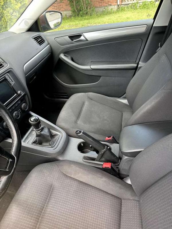 Brūns Volkswagen Jetta 2016 Kauņa, ar dzinēja tilpumu 1.97 L un nobraukumu 248 tūkst. km par 4200 €, foto 10 vietnē AUTOMOTO.COM.LV