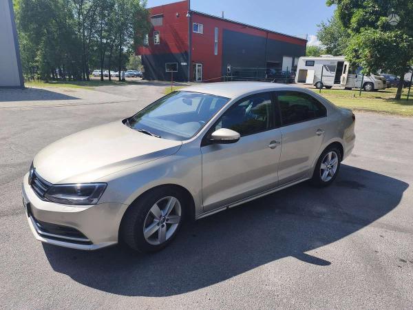 Brūns Volkswagen Jetta 2016 Kauņa, ar dzinēja tilpumu 1.97 L un nobraukumu 337 tūkst. km par 3600 €, foto 2 vietnē AUTOMOTO.COM.LV