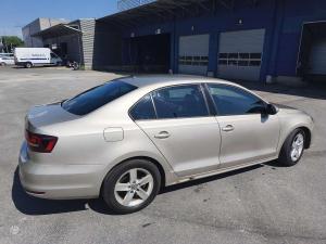 Brown Volkswagen Jetta 2016 in Kaunas, with an engine capacity of 1.97 L and mileage of 337 thousand km for 3600 €, photo 5 on AUTOMOTO.COM.LV
