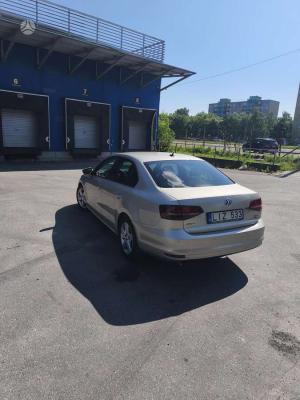 Brown Volkswagen Jetta 2016 in Kaunas, with an engine capacity of 1.97 L and mileage of 337 thousand km for 3600 €, photo 7 on AUTOMOTO.COM.LV