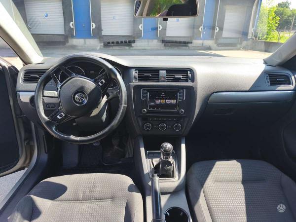 Brūns Volkswagen Jetta 2016 Kauņa, ar dzinēja tilpumu 1.97 L un nobraukumu 337 tūkst. km par 3600 €, foto 8 vietnē AUTOMOTO.COM.LV