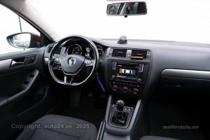 Brown Volkswagen Jetta 2017 in Riga, with an engine capacity of 1.40 L and mileage of 93 thousand km for 9550 €, photo 9 on AUTOMOTO.COM.LV
