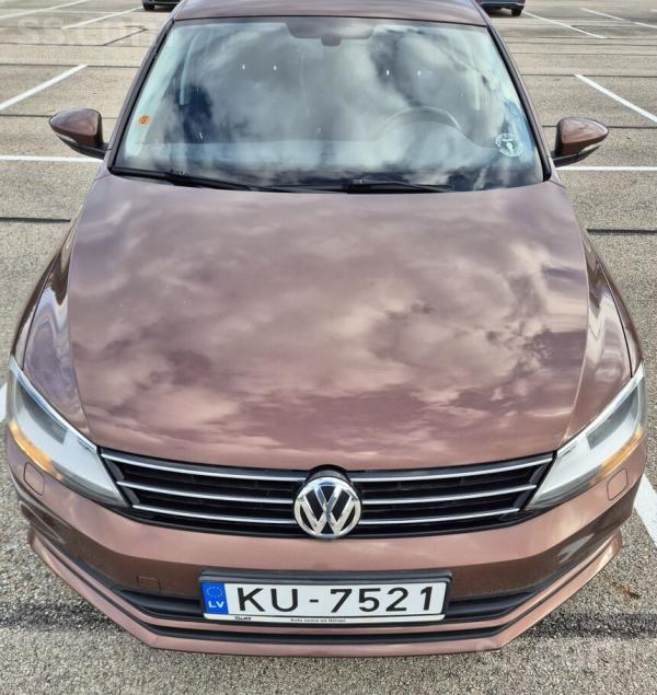 Volkswagen Jetta 2017 in Riga on AUTOMOTO.COM.LV Brown Volkswagen Jetta 2017 in Riga, with an engine capacity of 2.00 L and mileage of 122 thousand km for 6800 €, photo 4 on AUTOMOTO.COM.LV