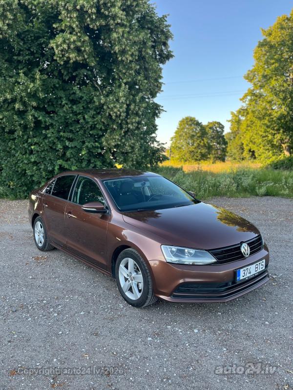 Brown Volkswagen Jetta 2017 in Tallinn, with an engine capacity of 1.40 L and mileage of 179 thousand km for 9500 €, photo 1 on AUTOMOTO.COM.LV