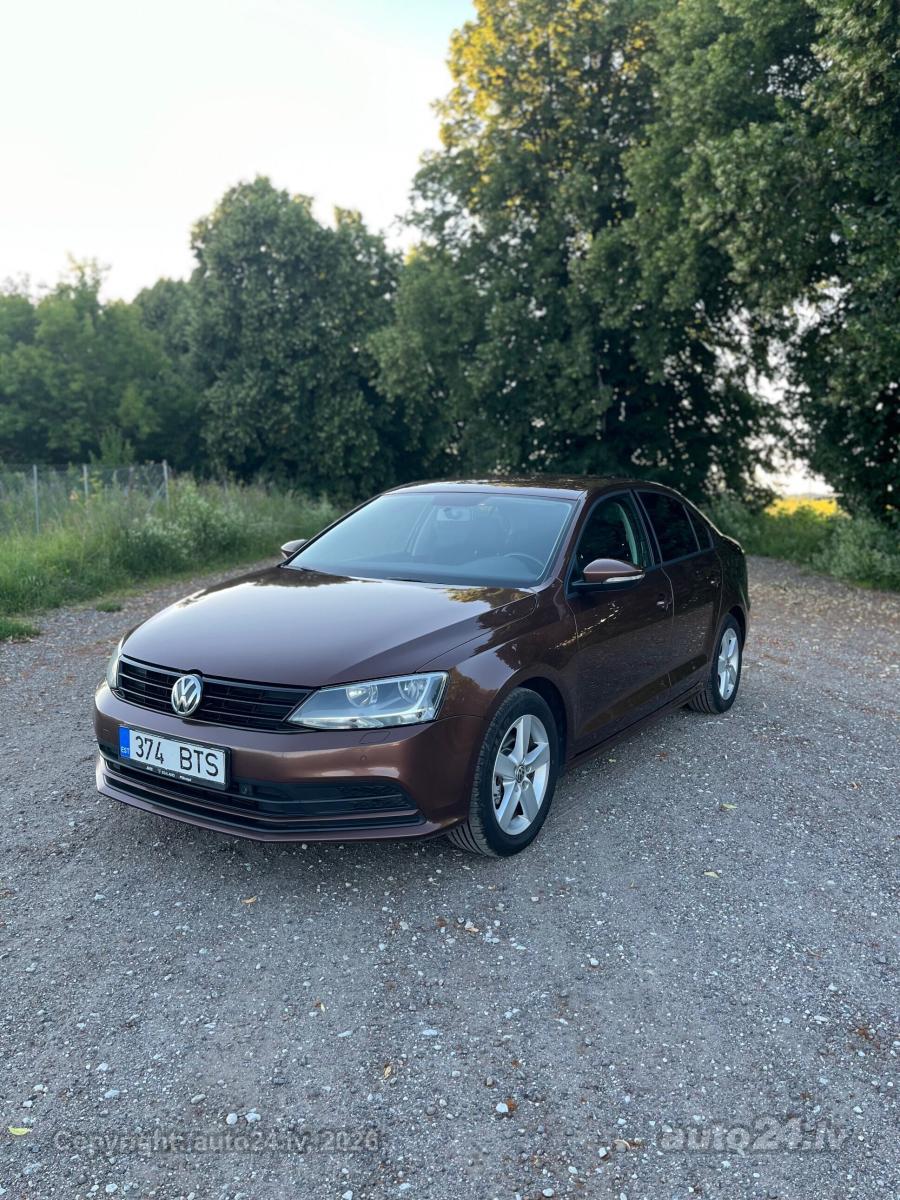 Brown Volkswagen Jetta 2017 in Tallinn, with an engine capacity of 1.40 L and mileage of 179 thousand km for 9500 €, photo 4 on AUTOMOTO.COM.LV