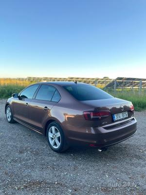 Brown Volkswagen Jetta 2017 in Tallinn, with an engine capacity of 1.40 L and mileage of 179 thousand km for 9500 €, photo 8 on AUTOMOTO.COM.LV