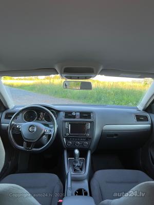 Brown Volkswagen Jetta 2017 in Tallinn, with an engine capacity of 1.40 L and mileage of 179 thousand km for 9500 €, photo 10 on AUTOMOTO.COM.LV