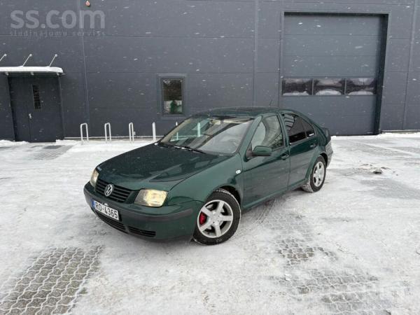 Green Volkswagen Jetta 2000 in Gulbene, with an engine capacity of 2.80 L and mileage of 207 thousand km for 2090 €, photo 1 on AUTOMOTO.COM.LV