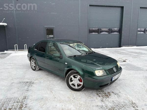 Green Volkswagen Jetta 2000 in Gulbene, with an engine capacity of 2.80 L and mileage of 207 thousand km for 2090 €, photo 2 on AUTOMOTO.COM.LV