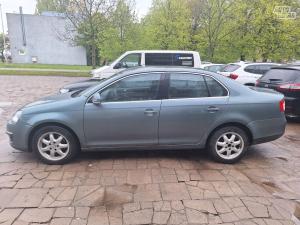 Zaļš Volkswagen Jetta 2006 Klaipėda, ar dzinēja tilpumu 2.00 L un nobraukumu 380 tūkst. km par 1550 €, foto 2 vietnē AUTOMOTO.COM.LV