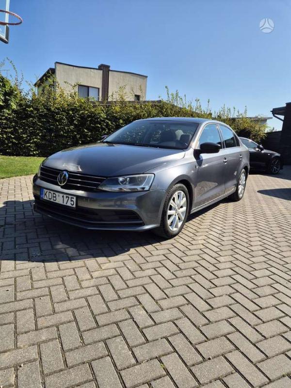 Zaļš Volkswagen Jetta 2015 Kauņa, ar dzinēja tilpumu 1.80 L un nobraukumu 169 tūkst. km par 5800 €, foto 1 vietnē AUTOMOTO.COM.LV