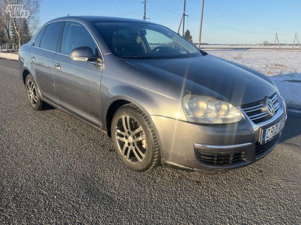 Pelēks Volkswagen Jetta 2007 Šauļi, ar dzinēja tilpumu 1.90 L un nobraukumu 270 tūkst. km par 1800 €, foto 2 vietnē AUTOMOTO.COM.LV