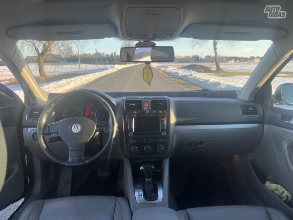 Pelēks Volkswagen Jetta 2007 Šauļi, ar dzinēja tilpumu 1.90 L un nobraukumu 270 tūkst. km par 1800 €, foto 3 vietnē AUTOMOTO.COM.LV