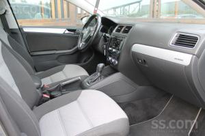 Pelēks Volkswagen Jetta 2013 Rīga, ar dzinēja tilpumu 1.40 L un nobraukumu 0 tūkst. km par 6750 €, foto 9 vietnē AUTOMOTO.COM.LV