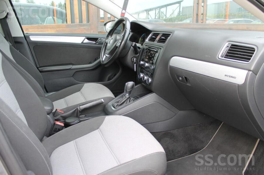 Pelēks Volkswagen Jetta 2013 Rīga, ar dzinēja tilpumu 1.40 L un nobraukumu 0 tūkst. km par 6750 €, foto 9 vietnē AUTOMOTO.COM.LV