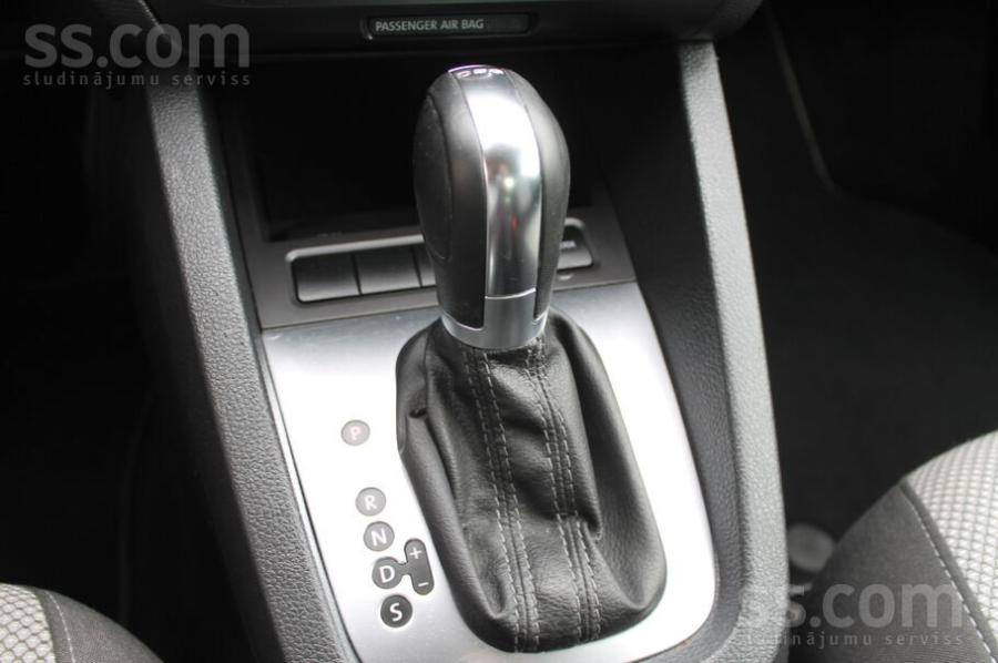 Pelēks Volkswagen Jetta 2013 Rīga, ar dzinēja tilpumu 1.40 L un nobraukumu 0 tūkst. km par 6750 €, foto 17 vietnē AUTOMOTO.COM.LV