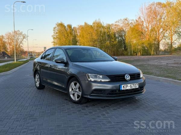 Pelēks Volkswagen Jetta 2017 Kuldīga, ar dzinēja tilpumu 2.00 L un nobraukumu 0 tūkst. km par 4100 €, foto 1 vietnē AUTOMOTO.COM.LV