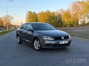 Pelēks Volkswagen Jetta 2017 Kuldīga, ar dzinēja tilpumu 2.00 L un nobraukumu 0 tūkst. km par 4100 €, foto  vietnē AUTOMOTO.COM.LV