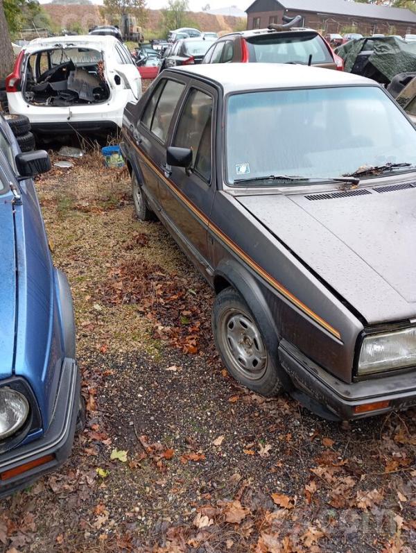 Grey Volkswagen Jetta 1984 in Madona, with an engine capacity of 1.80 L and mileage of 218 thousand km for 800 €, photo 2 on AUTOMOTO.COM.LV