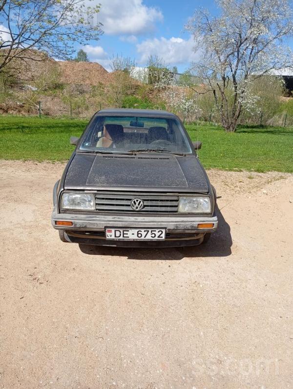 Pelēks Volkswagen Jetta 1984 Madona, ar dzinēja tilpumu 1.80 L un nobraukumu 218 tūkst. km par 1000 €, foto 1 vietnē AUTOMOTO.COM.LV