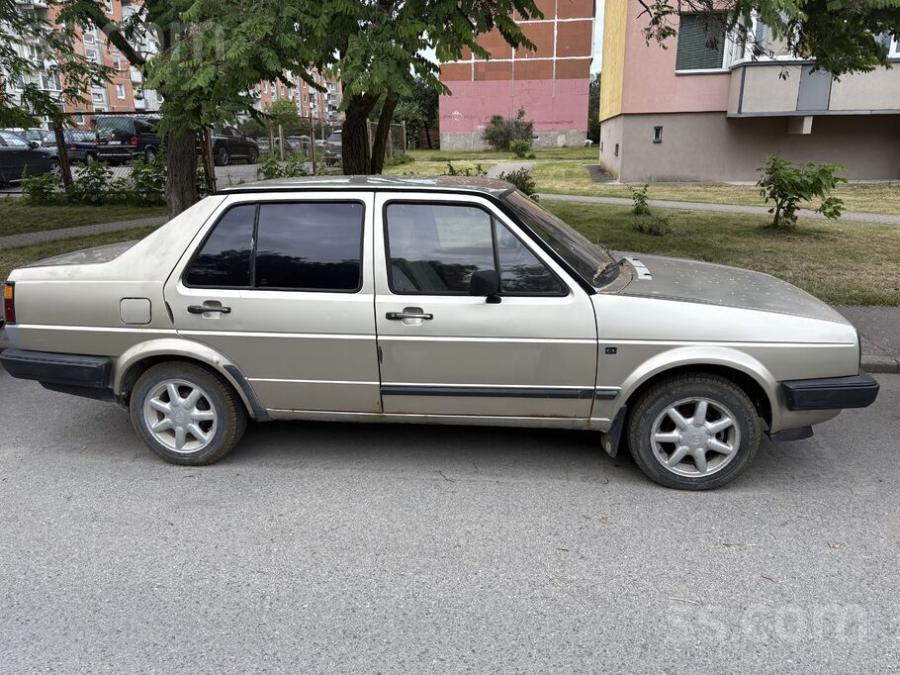 Серый Фольксваген Джетта 1985 в Лиепая, объемом двигателя 1.80 л и пробегом 187 тыс. км за 400 €, фото 1 на AUTOMOTO.COM.LV