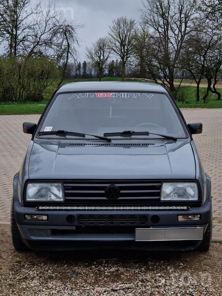 Pelēks Volkswagen Jetta 1986 Liepāja, ar dzinēja tilpumu 1.90 L un nobraukumu 278 tūkst. km par 1500 €, foto 1 vietnē AUTOMOTO.COM.LV