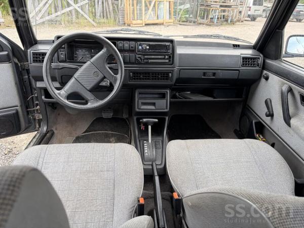 Grey Volkswagen Jetta 1989 in Ogre, with an engine capacity of 1.60 L and mileage of 300 thousand km for 1000 €, photo 6 on AUTOMOTO.COM.LV