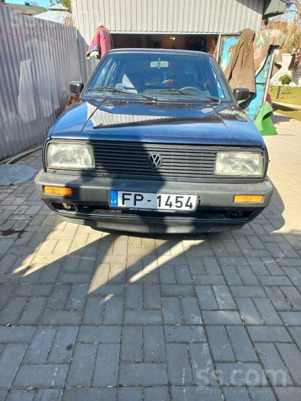 Grey Volkswagen Jetta 1991 in Daugavpils, with an engine capacity of 1.60 L and mileage of 370 thousand km for 1600 €, photo 2 on AUTOMOTO.COM.LV